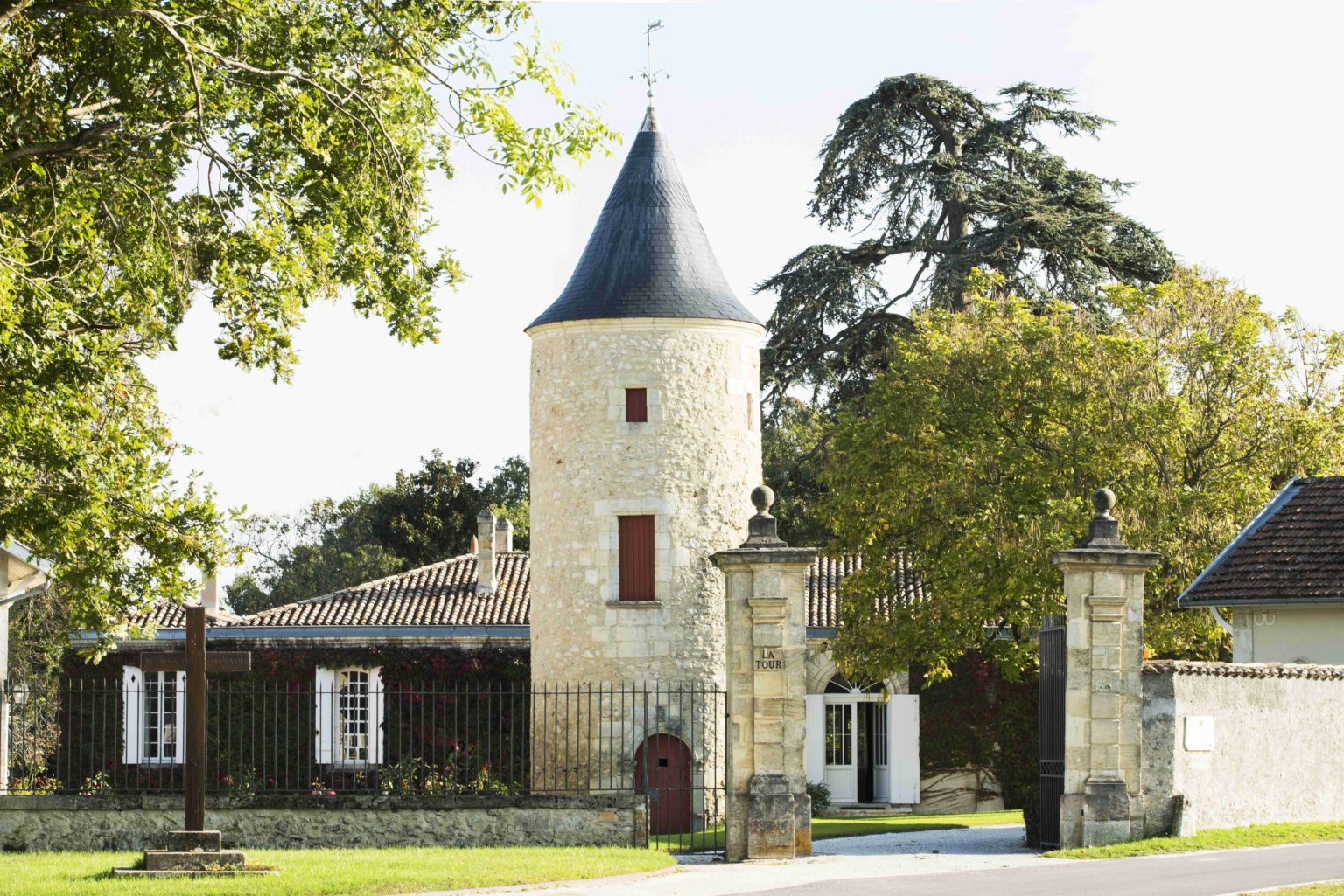 Château Latour-Martillac_Propriété_Tour_002 (BD) - Château Latour Martillac